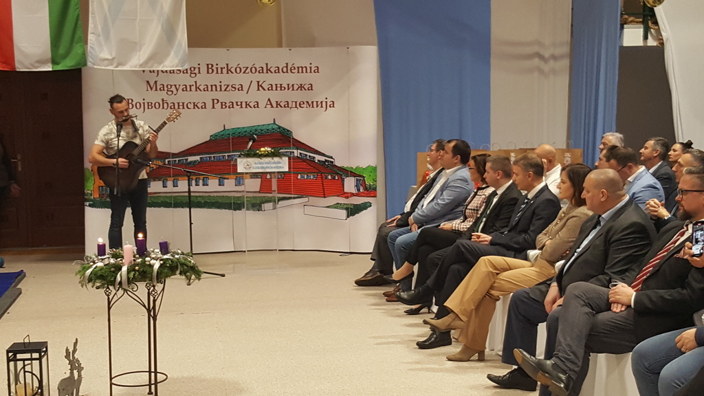 A birkózást ünnepelték a Vajdasági Birkózóakadémia karácsonyváróján ...